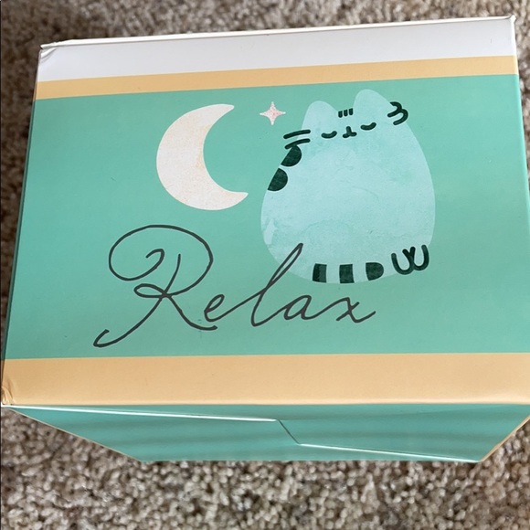 Pusheen | Accessories | Pusheen Relax Bundle Mirror Candle Holder ...